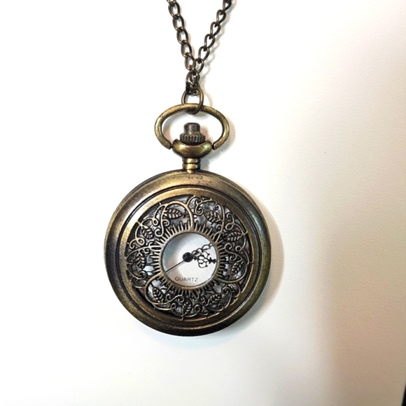 American Vintage | Jewelry | Antique Gold Tone Open Close Watch Locket ...